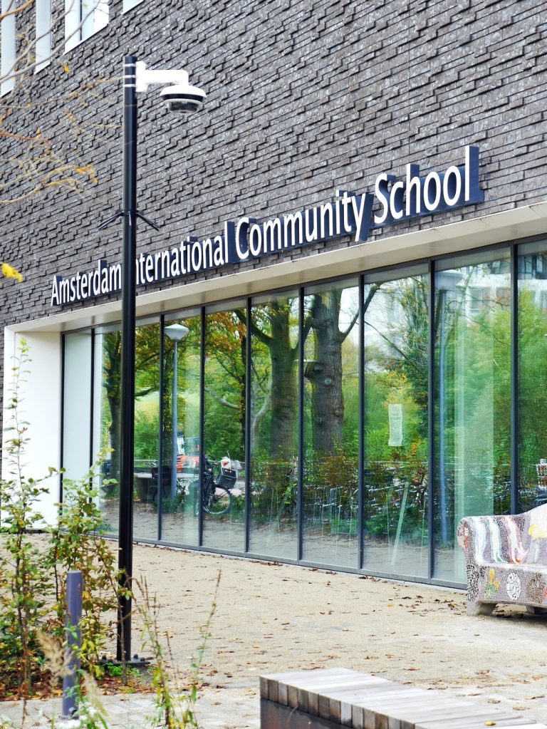 Nieuw schoolgebouw voor AICS - De Groot en Visser